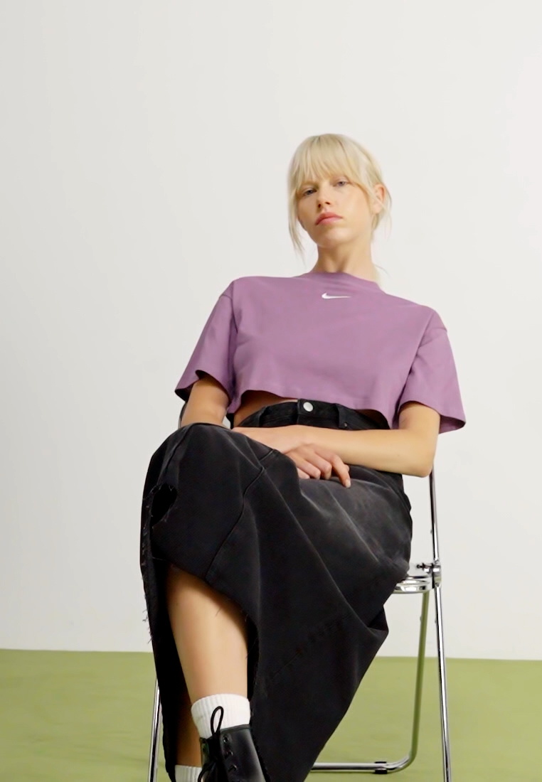 Nike Sportswear TREND CROP TEE - Basic T-shirt - violet dust/white ...