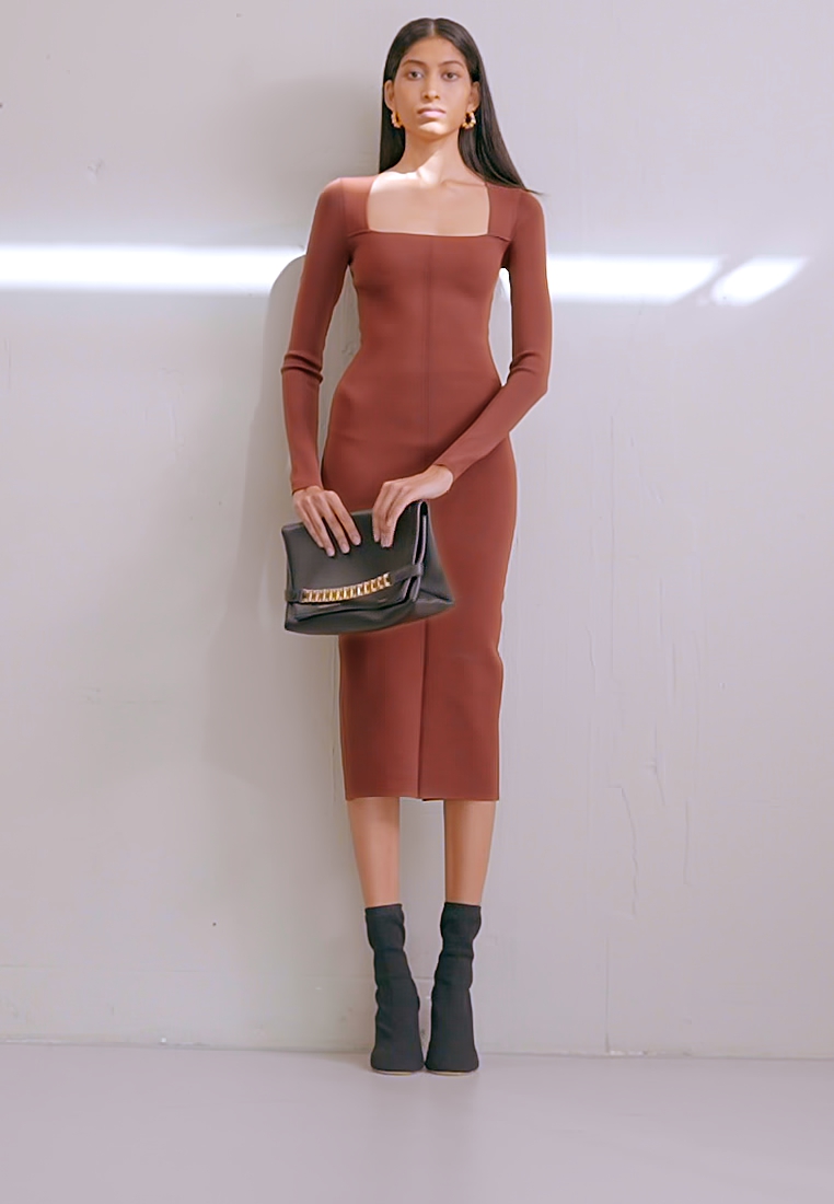Victoria Beckham FITTED SQUARE NECK DRESS - Strickkleid - brown/braun ...